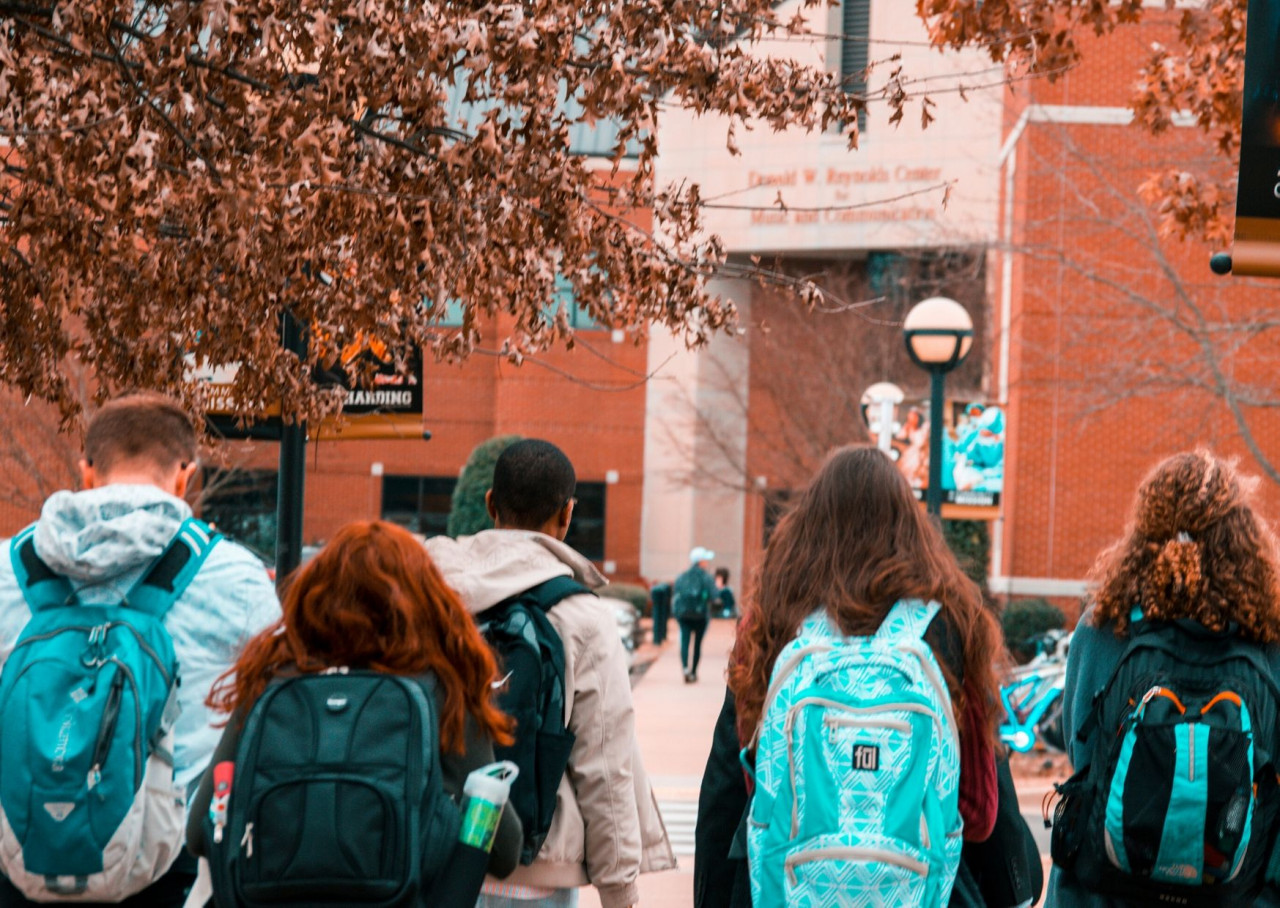 40 Questions to Ask on Your College Recruiting Visit - Blog